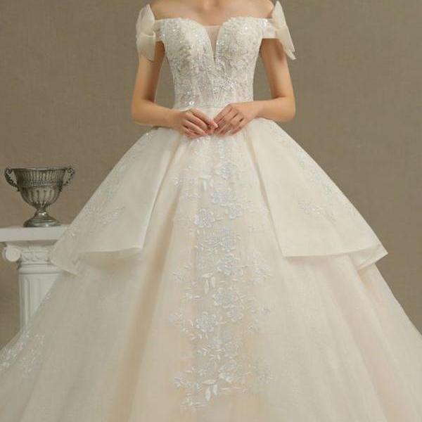 Simple And Thin Trailing Small Wedding Dress on Luulla